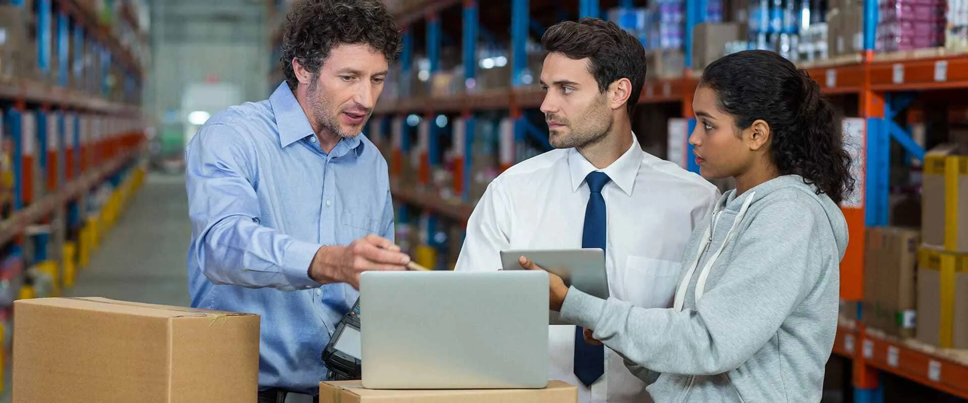 Warehousing in Supply Chain Management: The Key Roles and Benefits ...